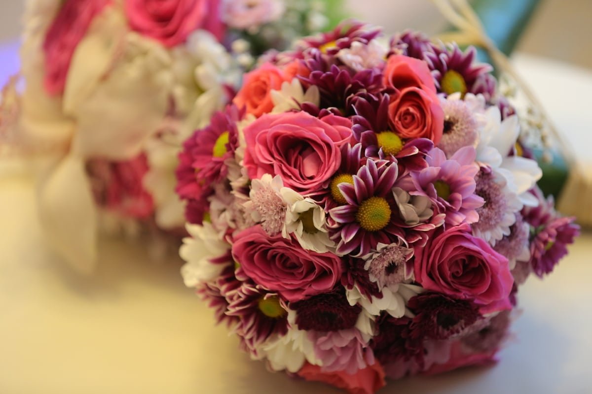 How to Choose the Perfect Wedding Flowers – Sola Wood Flowers