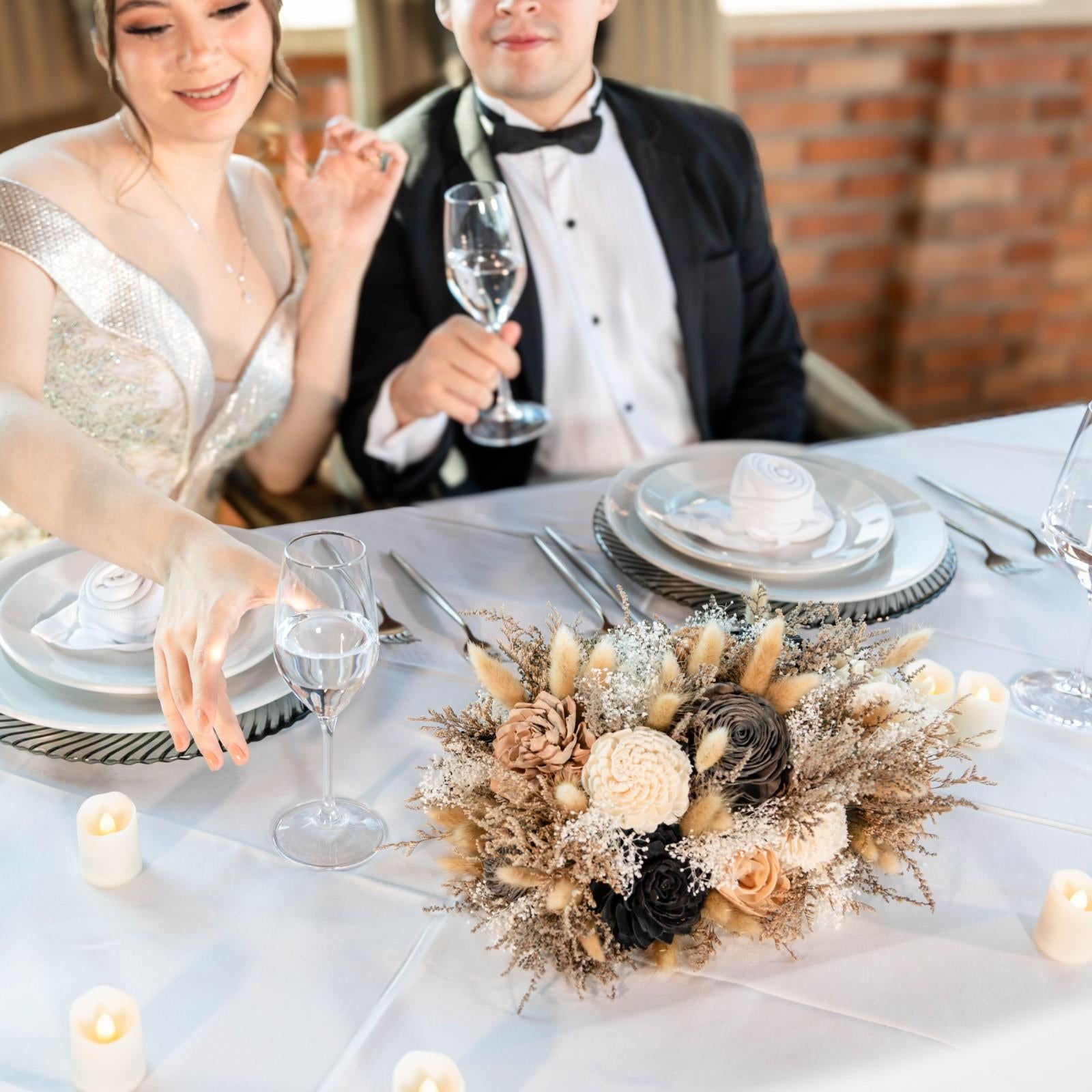 Wild Style Retro Modern Centerpiece – Sola-Flowers