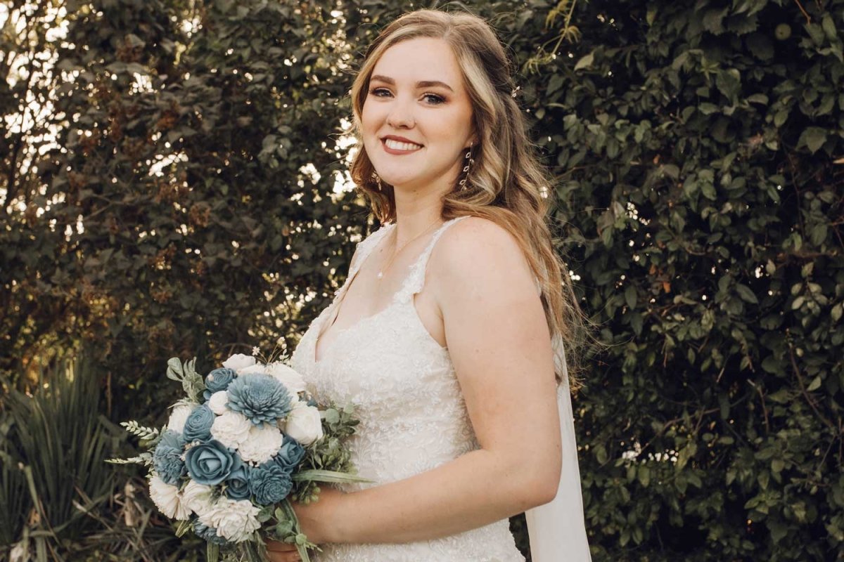 Serenity Bridal Bouquet – Sola-Flowers